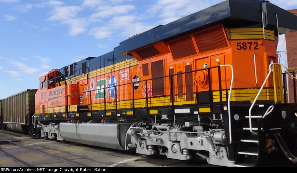 BNSF 5872